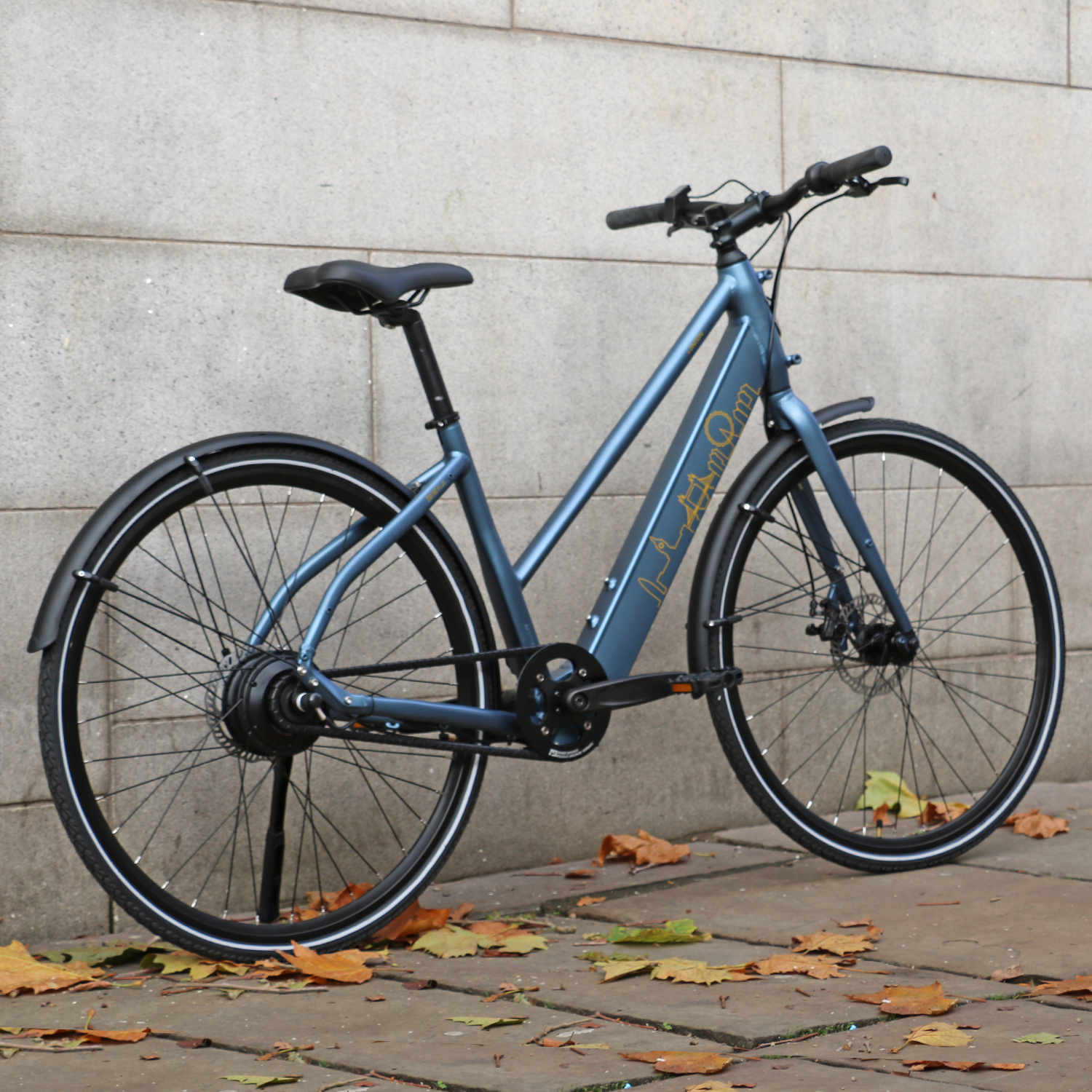 Metroneer London EU700 Plus Step-Thru Hybrid E-Bike | Merlin Cycles