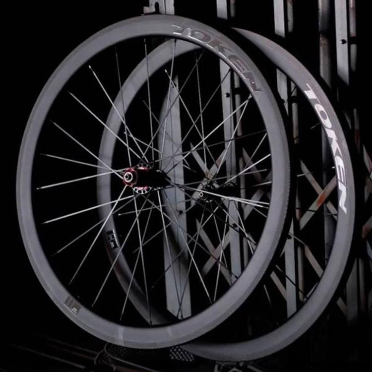 Token C45 Resolute TBT Carbon Wheelset - 700c | Merlin Cycles