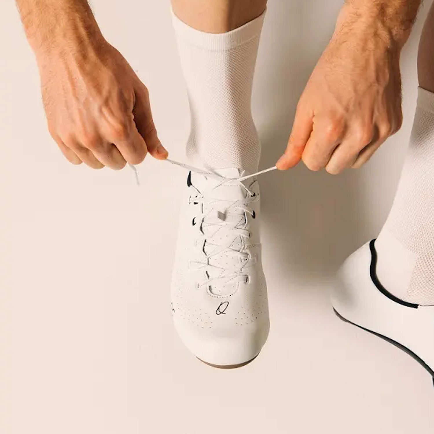 QUOC Escape Road Lace Cycling Shoes | Merlin Cycles