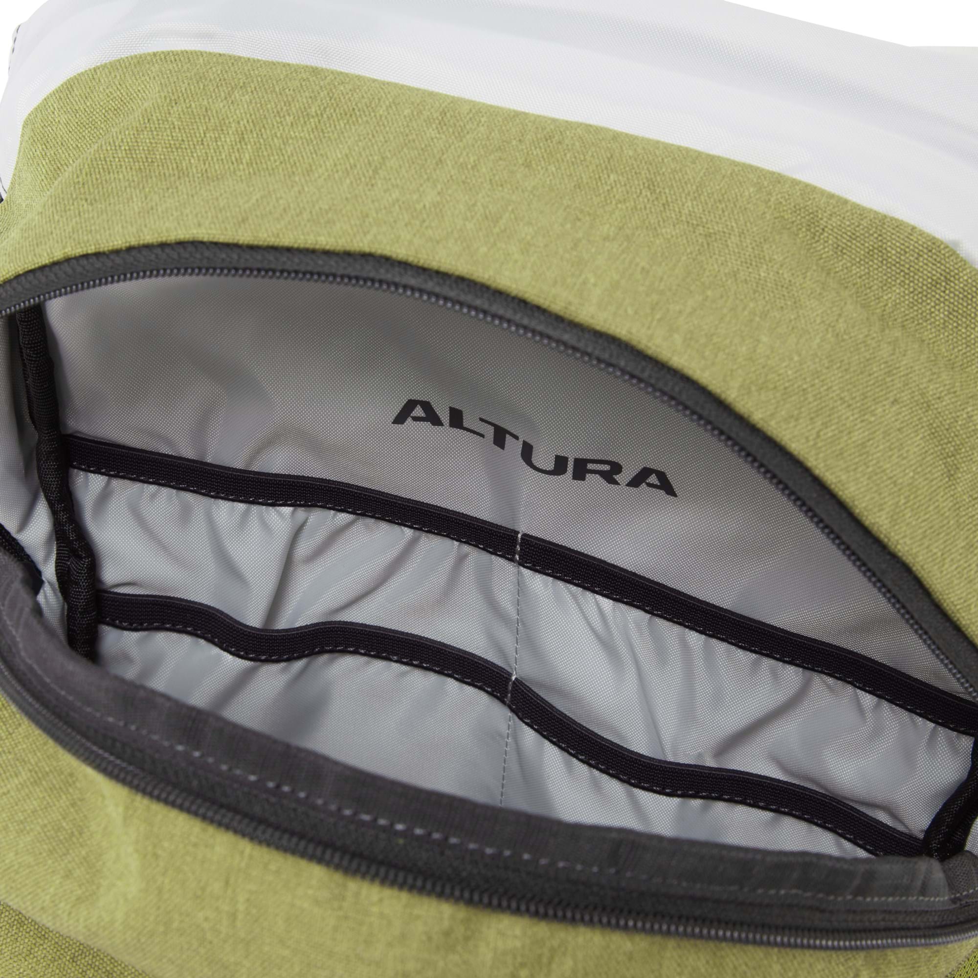 Altura Chinook Cycling Backpack | Merlin Cycles
