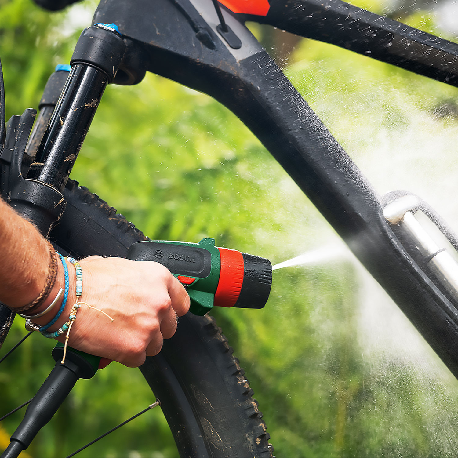 Bosch Fontus 18V-6 Cordless Bike Cleaner | Merlin Cycles