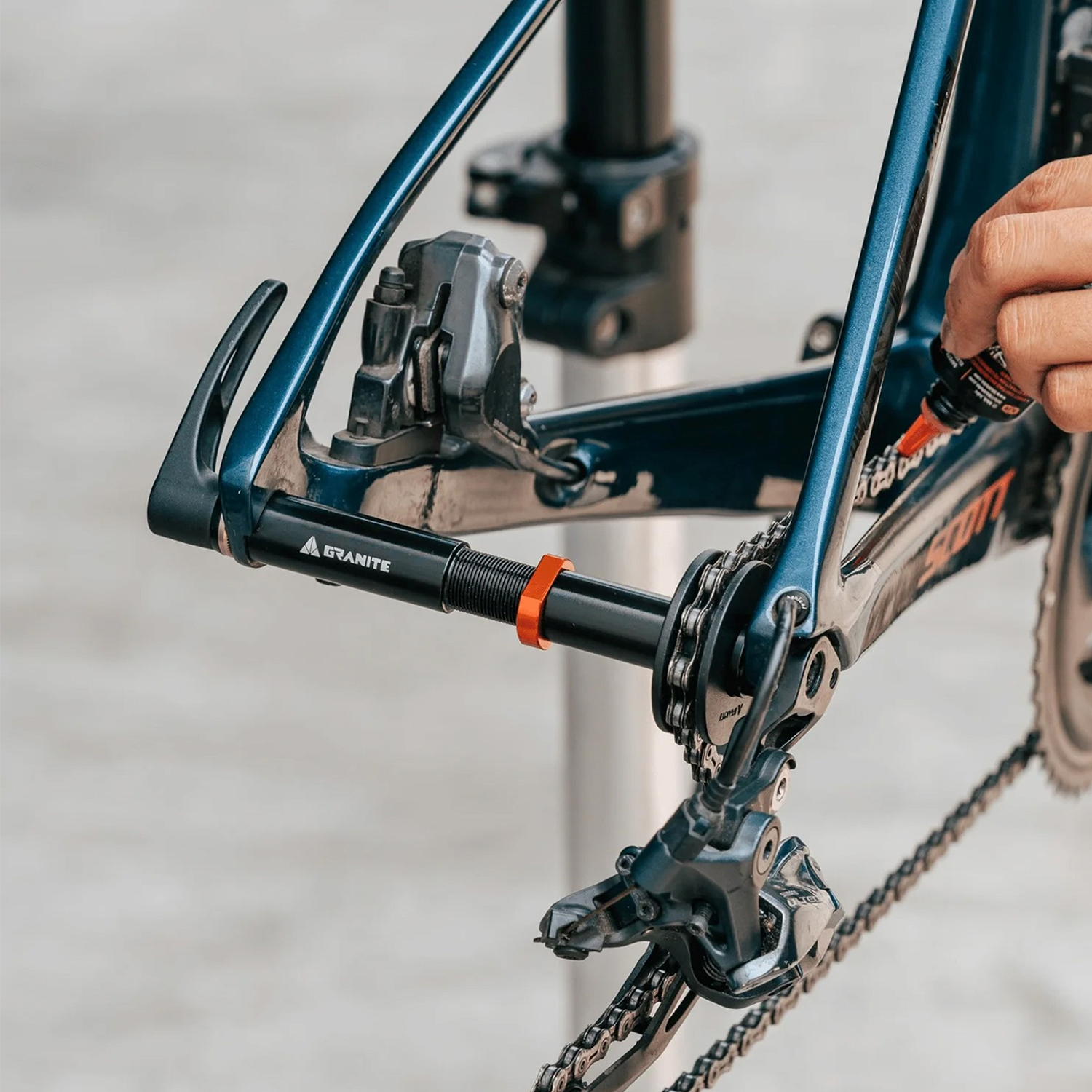 Granite Chaindock - Thru Axle Dummy Hub with Chain Hanger Wheel ...