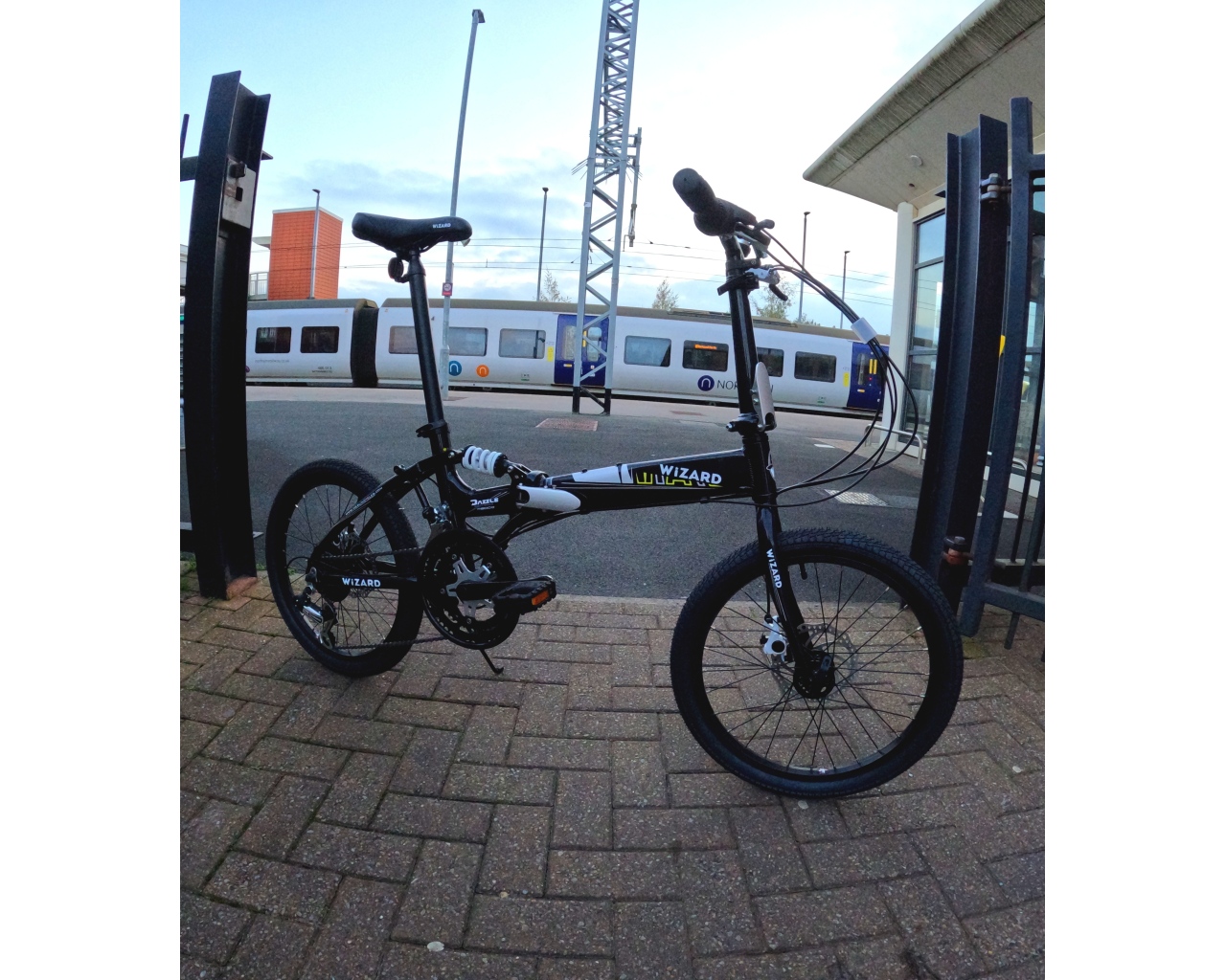 Wizard Dazzle M500D 20" Folding Bike | Merlin Cycles
