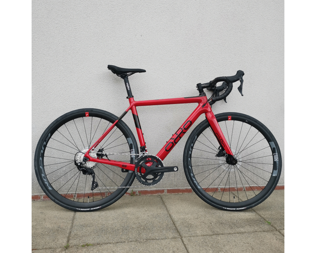 Orro Gold Evo 105 Mix Carbon Road Bike | Merlin Cycles