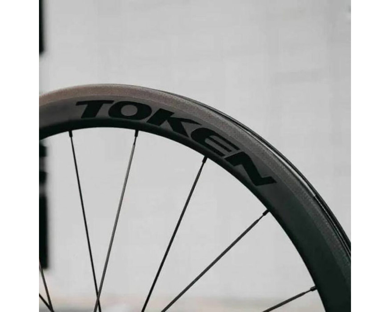 Token C45 Resolute TBT Carbon Wheelset - 700c | Merlin Cycles