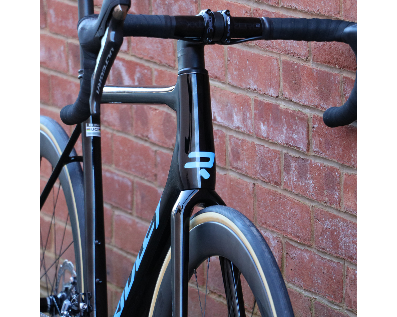 Ridley Helium Disc Ultegra Carbon Road Bike | Merlin Cycles