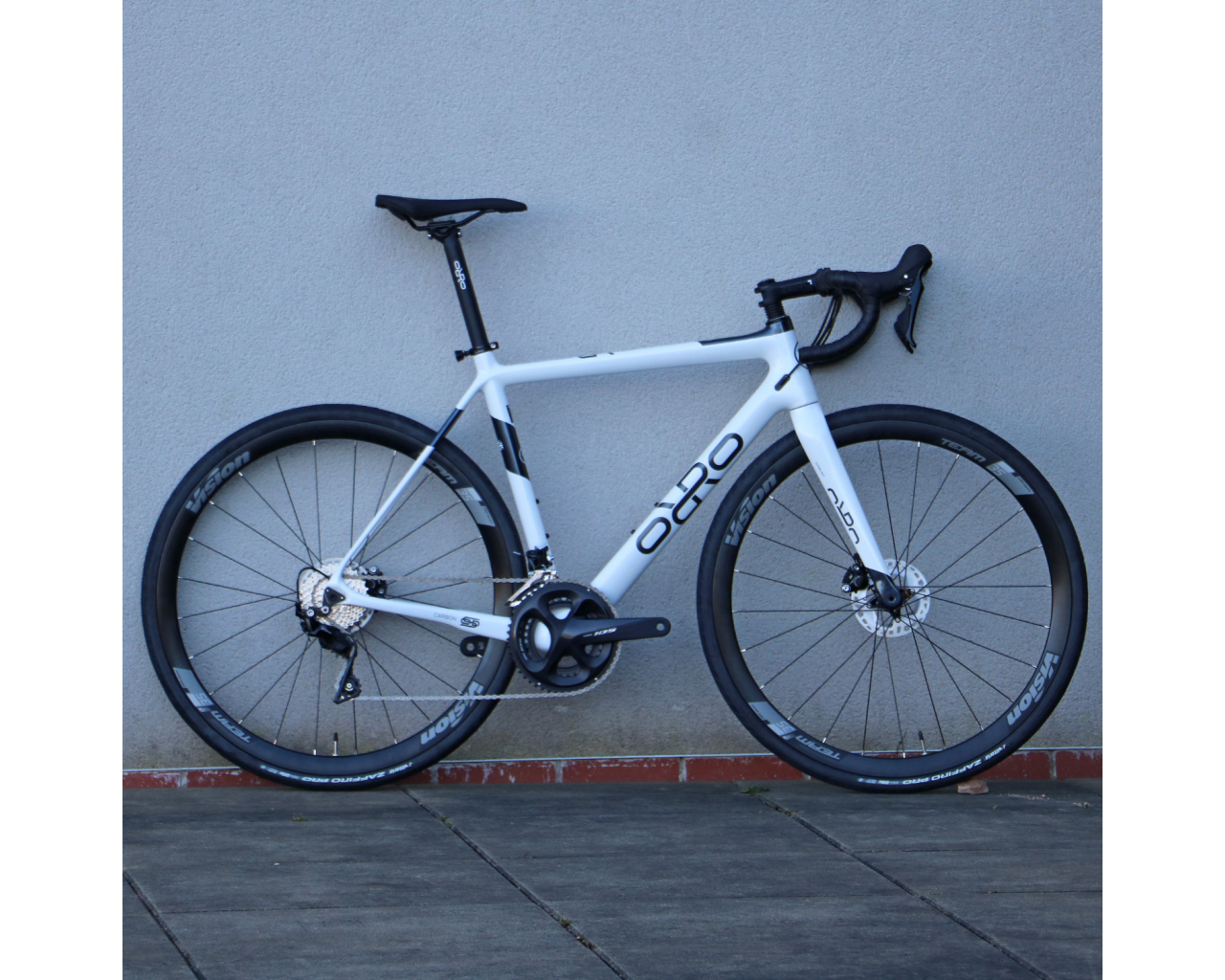 Orro Gold Evo 105 Team 35 Carbon Road Bike | Merlin Cycles