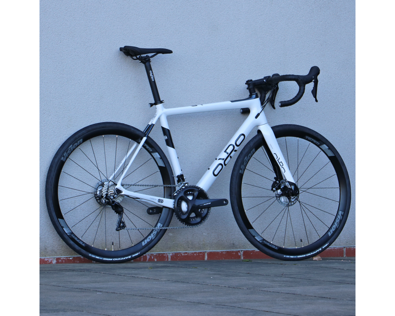 Orro Gold Evo 105 Team 35 Carbon Road Bike | Merlin Cycles