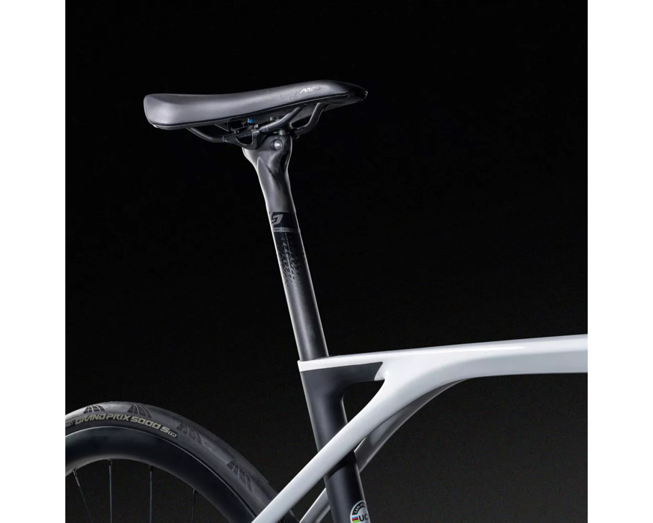 Lapierre Xelius SL 8.0 Force AXS D2 Carbon Road Bike | Merlin Cycles