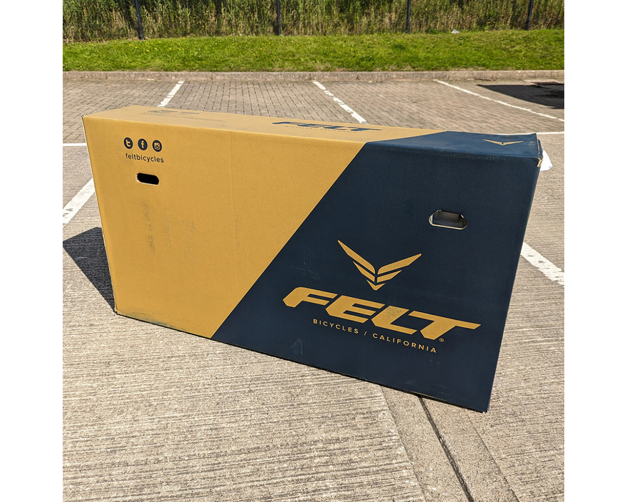 Felt VR Performance 105 Carbon Rennrad - verpackt