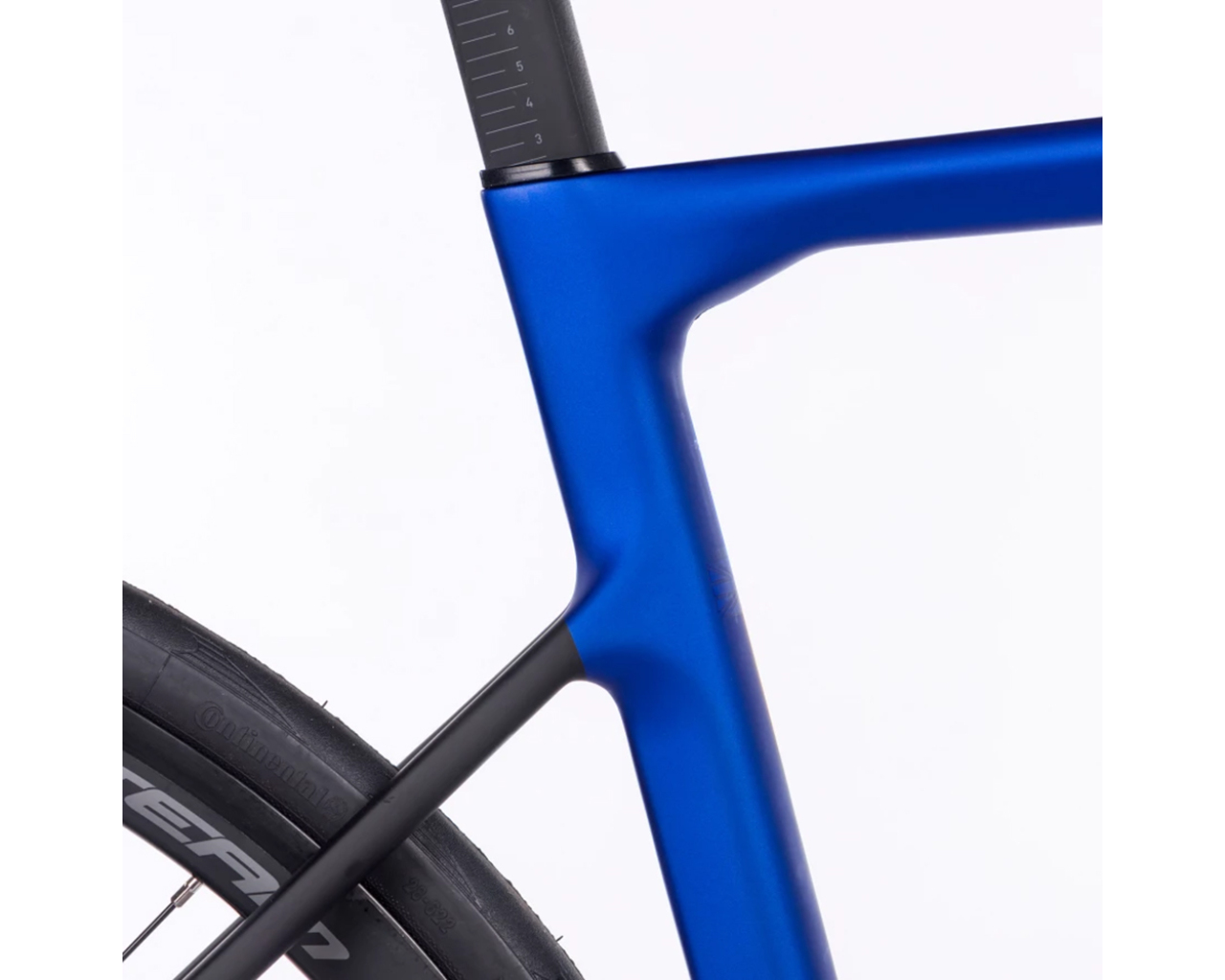 Orro Gold Evo 105 Di2 Carbon Road Bike - 2025 | Merlin Cycles