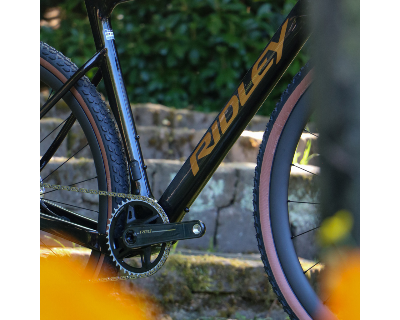 Ridley ASTR RS Red XPLR 32|GR Carbon Gravel Bike | Merlin Cycles