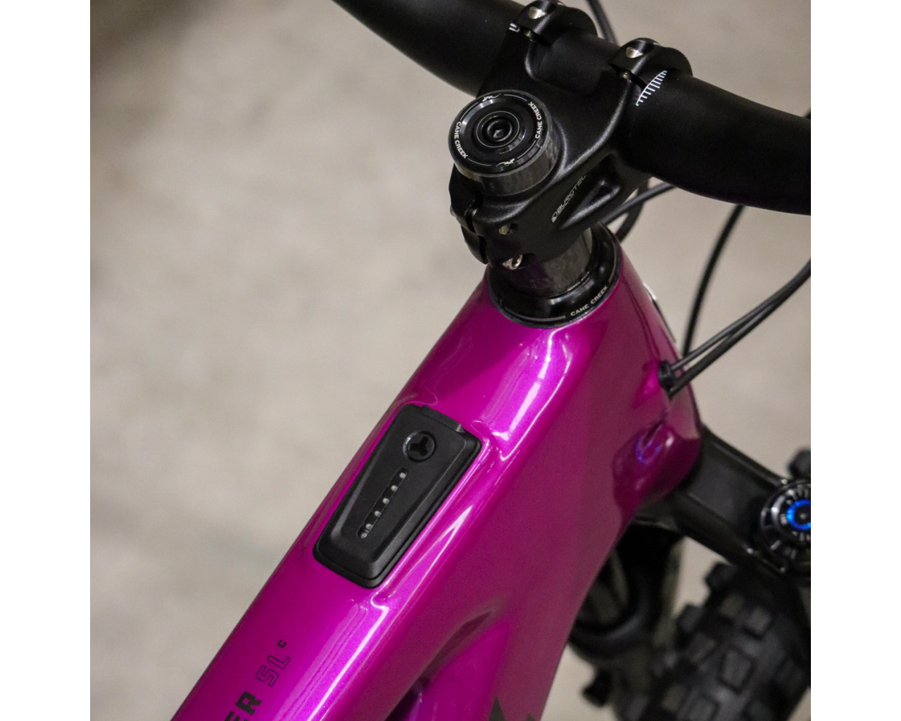 Santa Cruz Heckler SL E-Bike 2024 - Build Kit S | Merlin Cycles