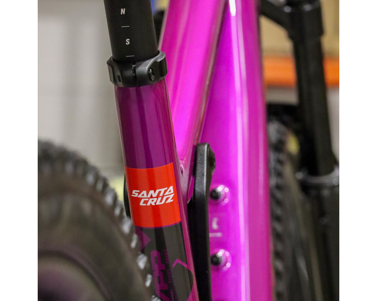 Santa Cruz Heckler SL E-Bike 2024 - Build Kit S | Merlin Cycles