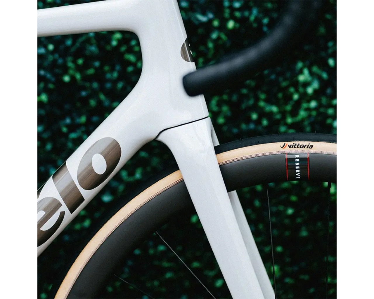Cervelo R5 Force AXS Carbon Road Bike - 2025 | Merlin Cycles