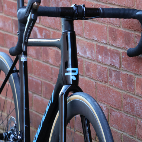 Ridley Helium Disc Ultegra Carbon Road Bike | Merlin Cycles