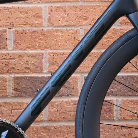 Felt FR Advanced+ Dura Ace Di2 Carbon Road Bike - 2025 | Merlin Cycles