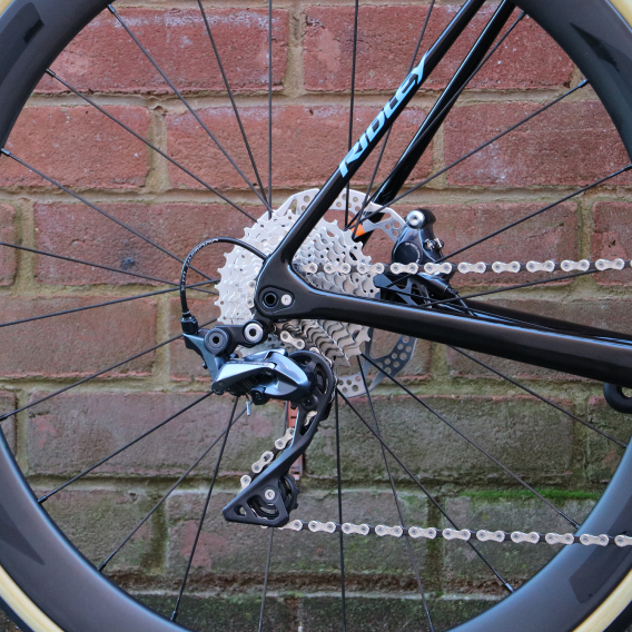 Ridley Helium Disc Ultegra Carbon Road Bike | Merlin Cycles